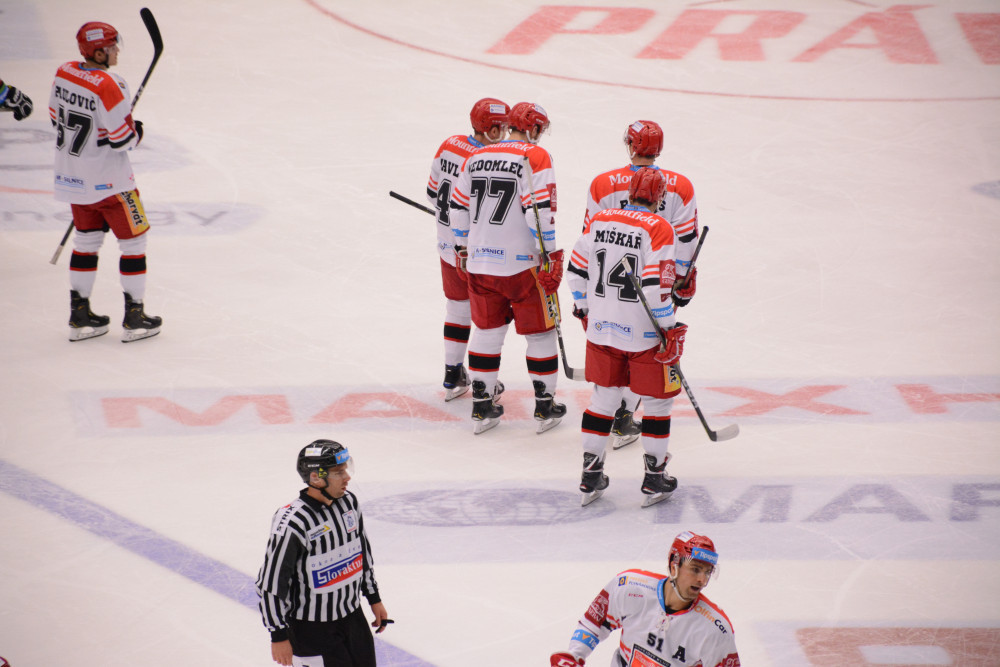 Mountfield HK padl v Plzni, rozhodovaly nájezdy