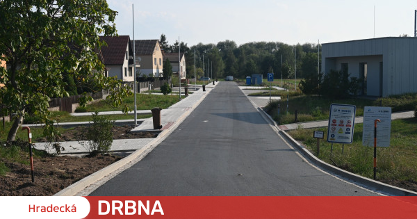 Březhradská ulice K Potoku je téměř hotová, o několik měsíců dříve