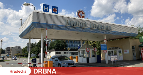 Fakultní nemocnice Hradec Králové kvůli respiračním infekcím omezila návštěvy pacientů