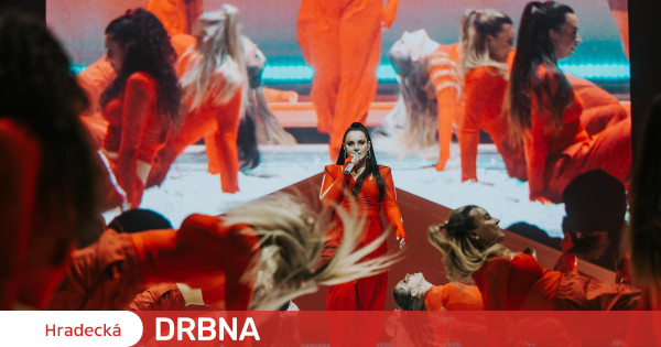 Fanoušky před Sheeranem rozehřeje v Hradci Ewa Farna