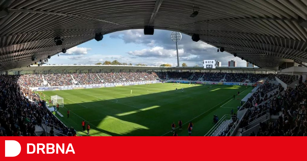 Česká fotbalová reprezentace má namířeno pod hradecká lízátka ...