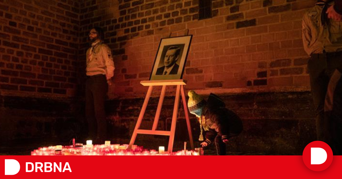 Sametový Hradec: Oslavy 17. listopadu plné vzpomínek, hudby a svíček