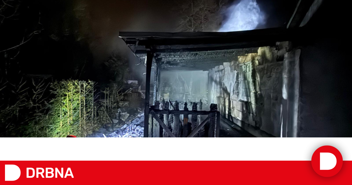 Noční drama krotili hasiči na Náchodsku, v hlavní roli horký popel