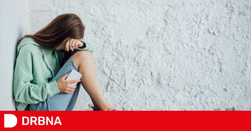 Řezání u dětí, vydírání a nahé fotky. Kampaň Než klikneš varuje před ...